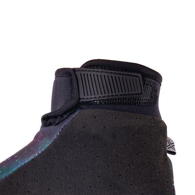 Rukavice - FUSE CHROMA Laser Cat | DOOKIE.cz